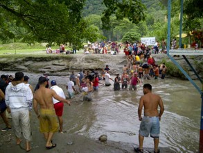 (Yaracuy) Desalojan a 5.000 turistas de la Montaña de Sorte por ...