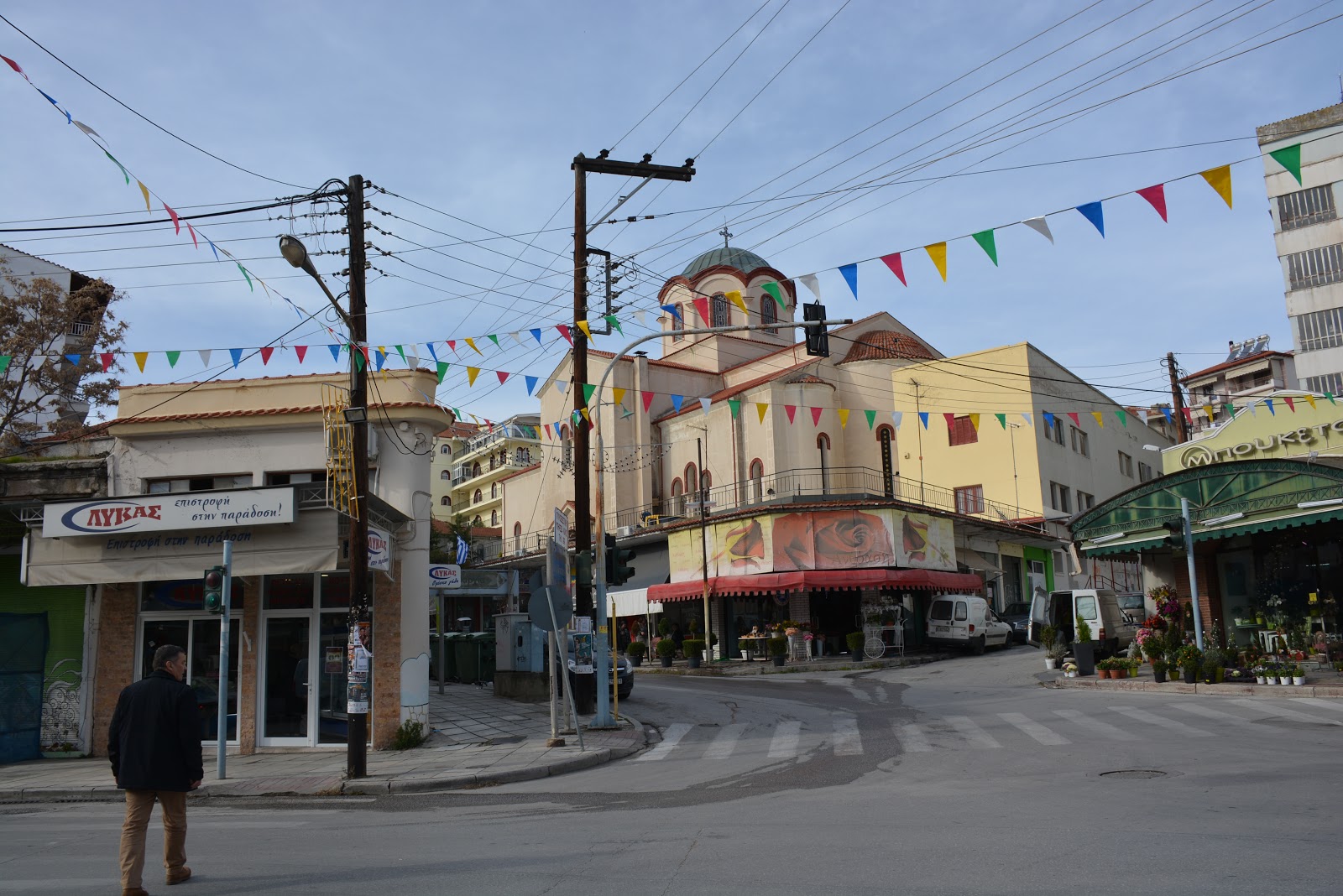 ΚΙΛΚΙΣ. ΧΡΙΣΤΟΥΓΕΝΝΑ 2017. Ο ΔΗΜΟΣ ΣΤΟΛΙΣΕ ΤΗΝ ΠΟΛΗ ΜΕ ΑΠΟΚΡΙΑΤΙΚΑ ΚΑΙ ...