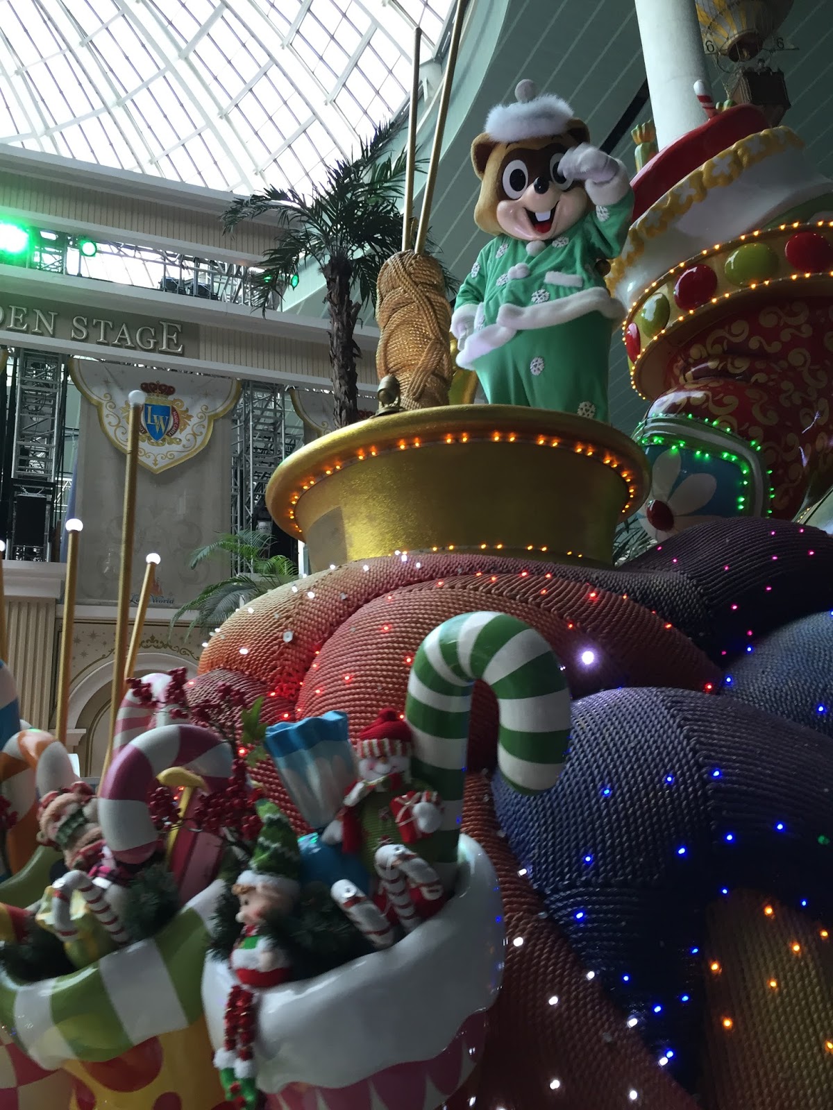 With Kids, We Go...: Korea in Winter Day 2: Lotte World