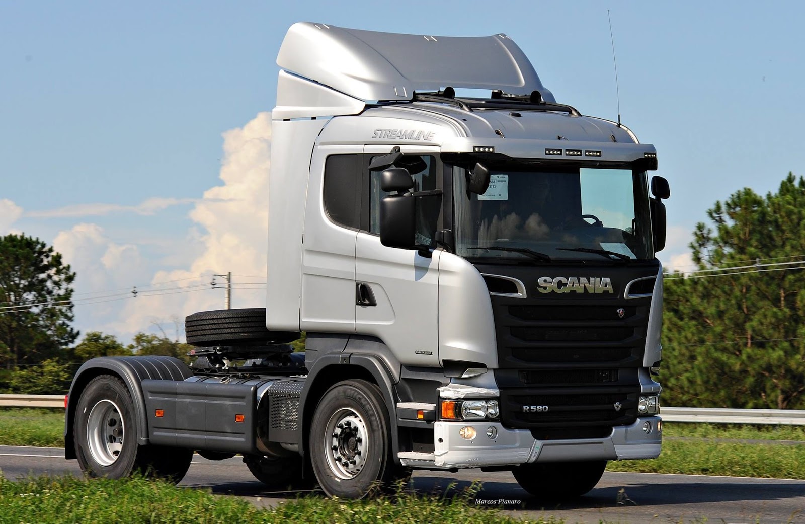 DIECIOCHO RUEDAS: SCANIA 2016 … SE PRUEBA EN BRASIL….