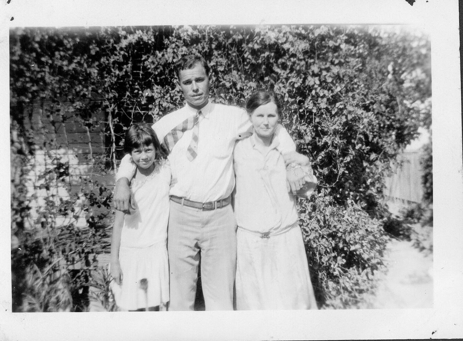 EDNA FAY LAWSON HOSKINS: EDNA FAY LAWSON HOSKINS