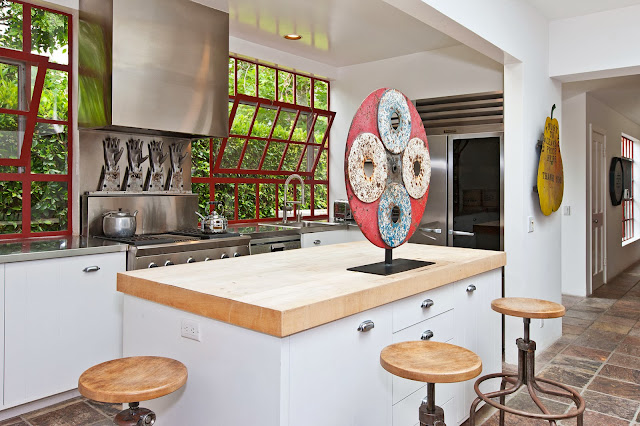 Content in a Cottage: Karin Blake: Her Malibu California Home is On The ...