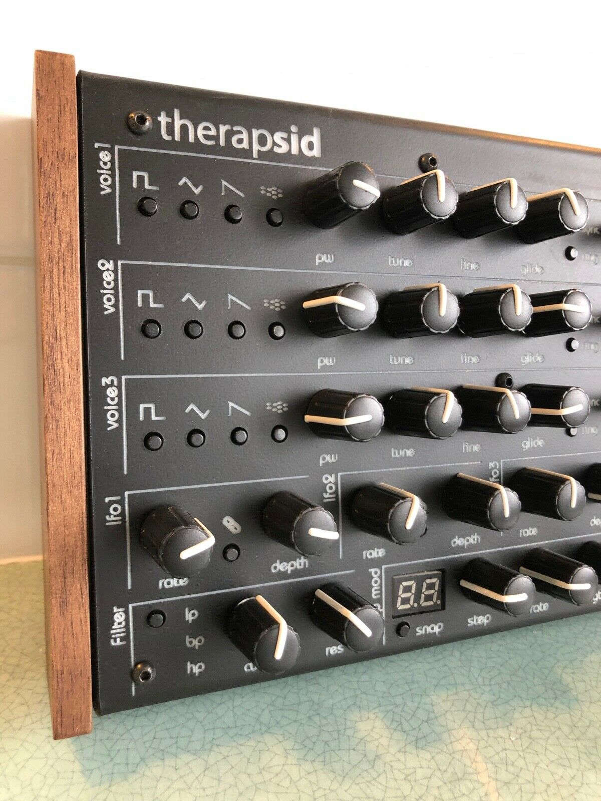 MATRIXSYNTH: Twisted Electrons TherapSid Digital 8 Bit Drum Synth