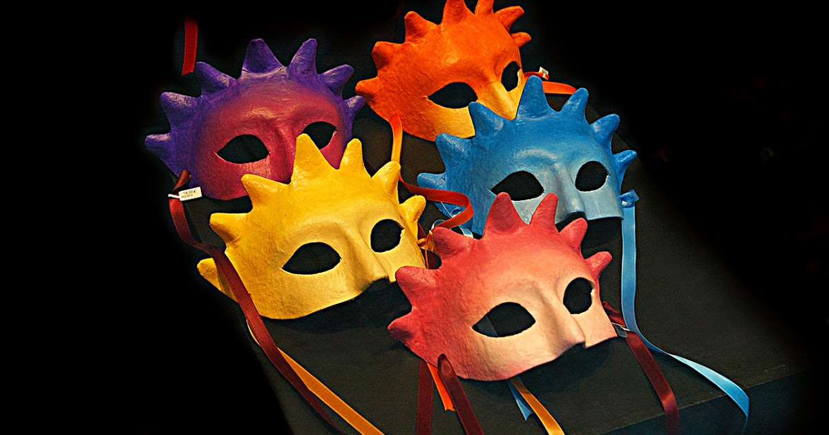 Barcelona Photoblog: Carnival Masks in Barcelona