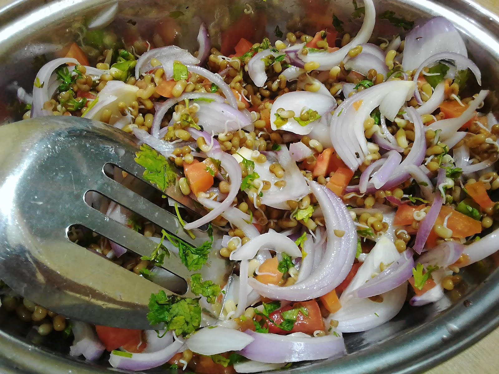 Sprouted matki salad