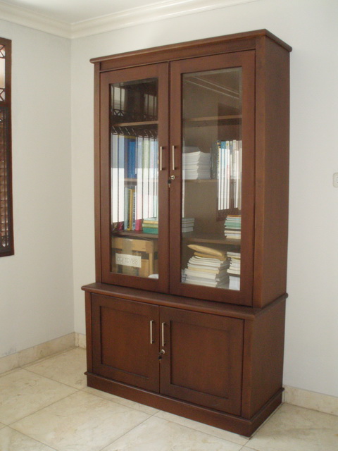 Fyzz's WORLD: ALMARI BUKU...