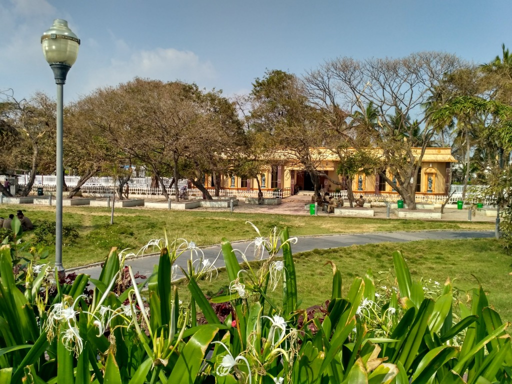 Tamilnadu Tourism: MGR Memorial, Triplicane, Chennai