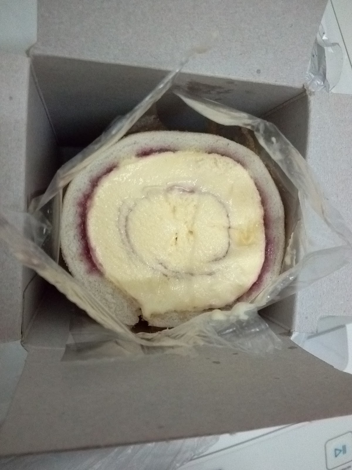 Supersupergirl's Food Reviews: [Arctic Roll] by Birds Eye