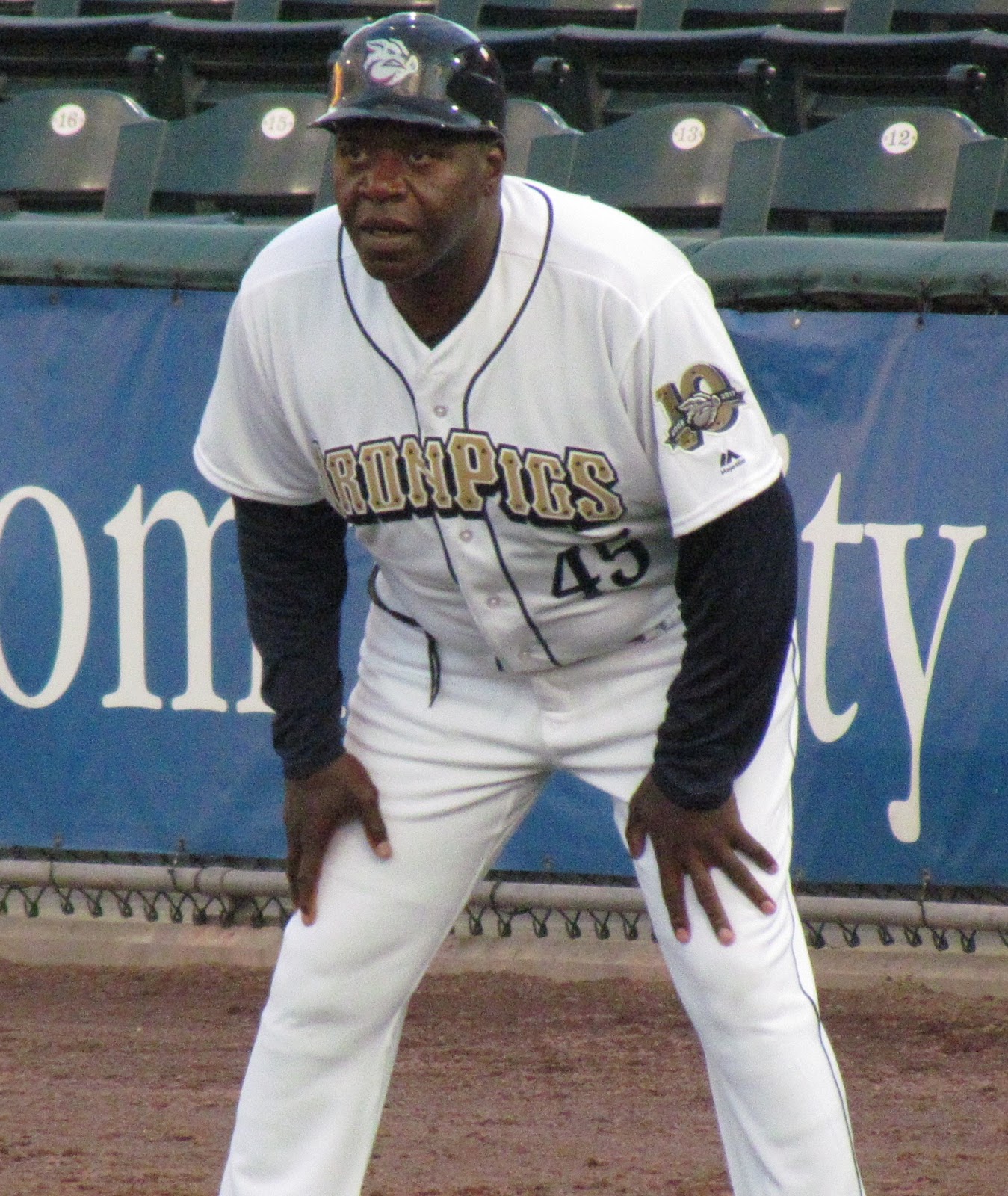 Former Phillie Charlie Hayes helping to groom future Phillies