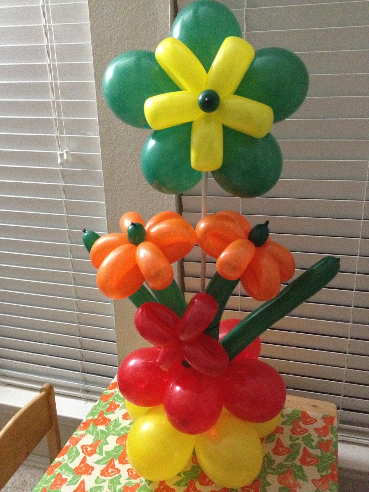 Santo Diamond Balloon Design: Balloon Decors