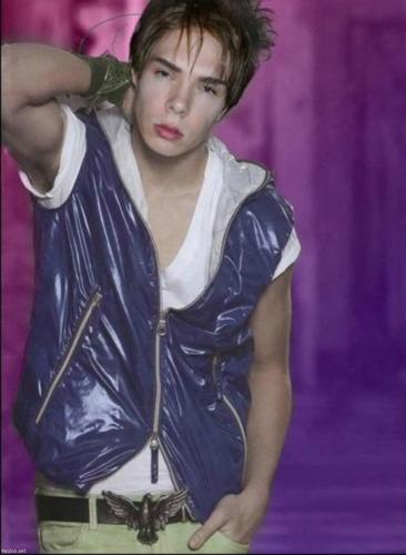 Luka Magnotta Python Kitten Cat Bath Video