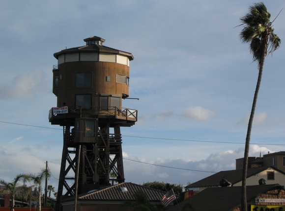 THE WORLD GEOGRAPHY: 14 Unique Water Towers From Around the World