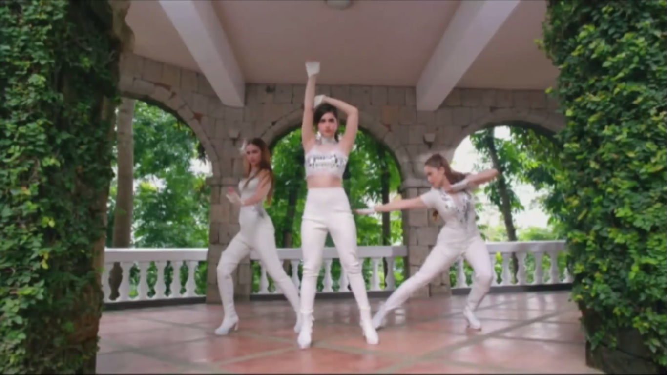 My Movie World: Extra Service Official Trailer and Poster