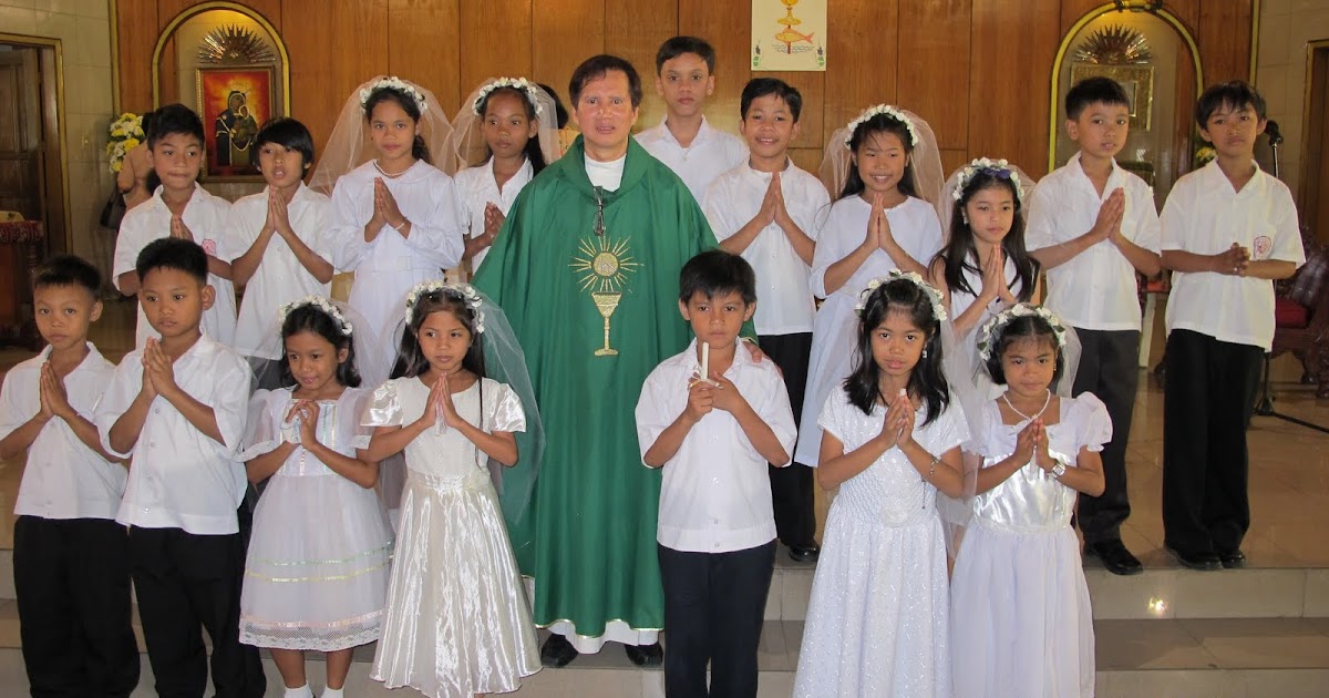 San Lorenzo Ruiz Parish: Seventeen Children Receive First Communion