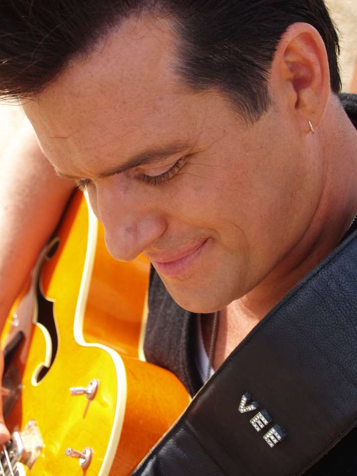 Ennyman's Territory: A Visit with Robby Vee: Opening Act for Duluth ...