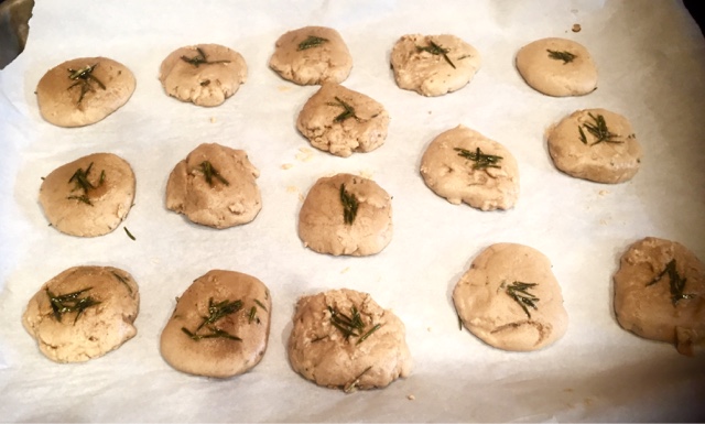 The Foraged Foodie: Honeyed spruce (or pine) needle cookies. Yes, you ...