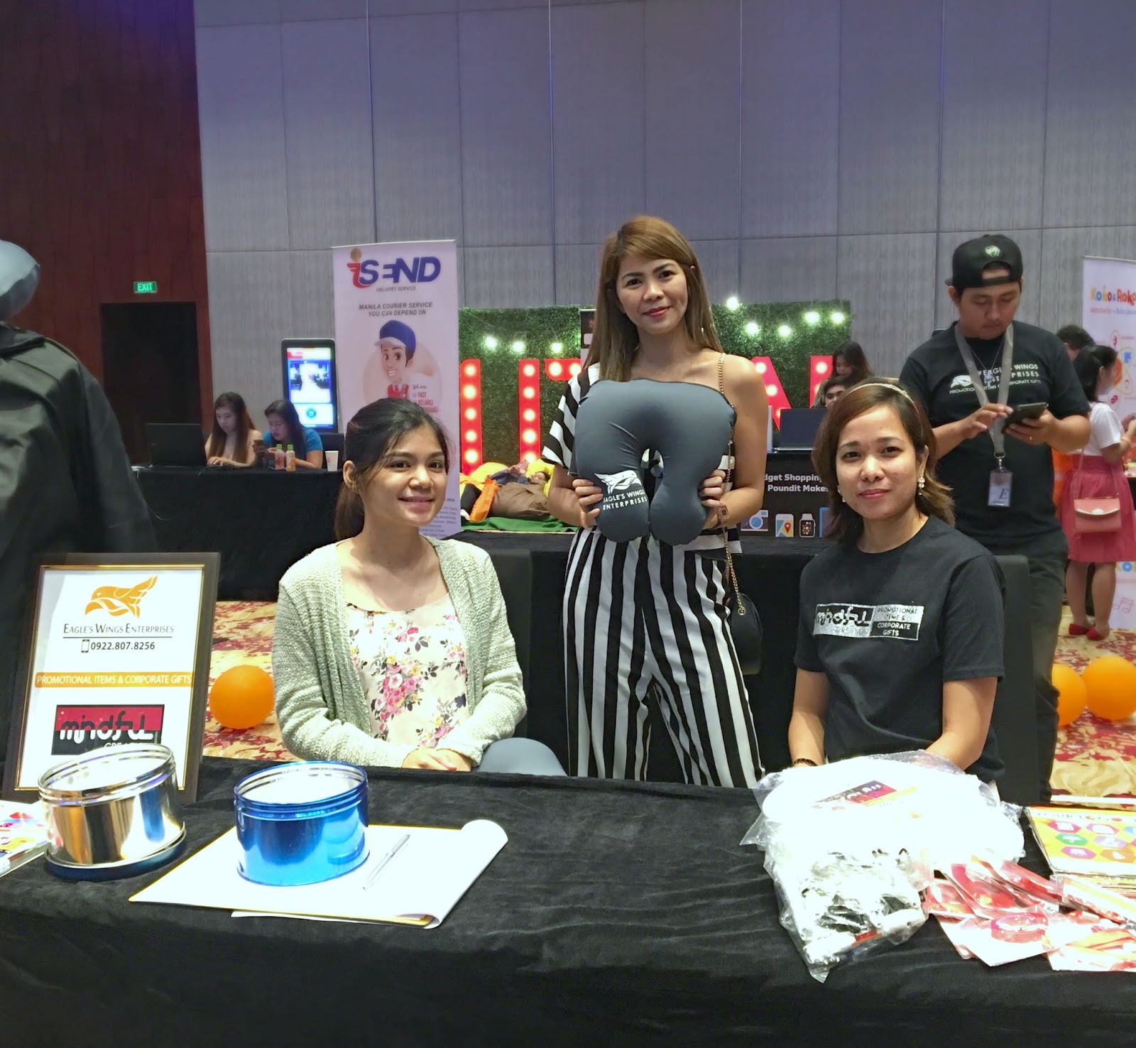 The Bandwagon Chic: Buzzin by Blogapalooza