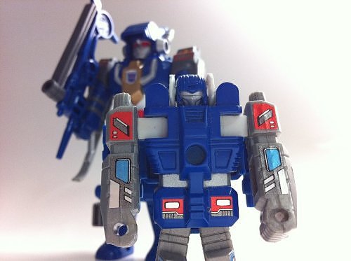 Heroic Decepticon: Finally....... D-310: Blue Bacchus MIB, whew!