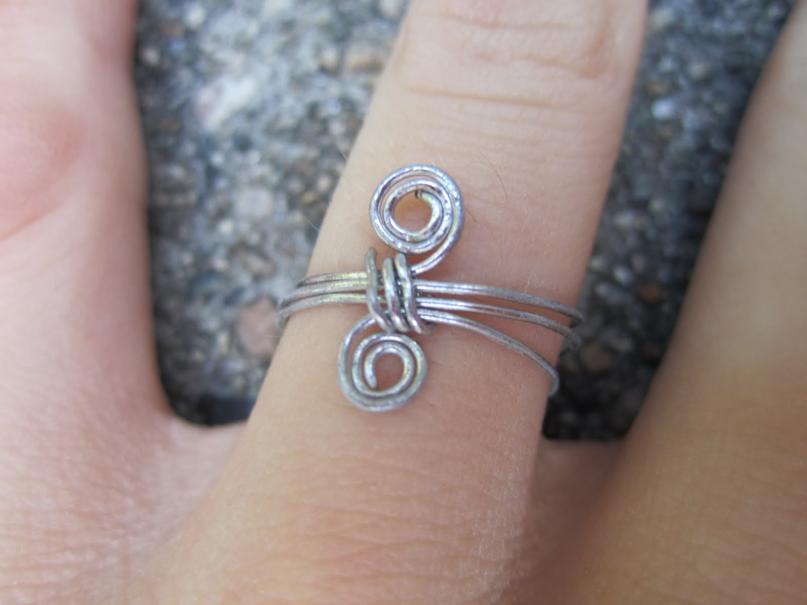 i must create: Wire rings, Buy em!