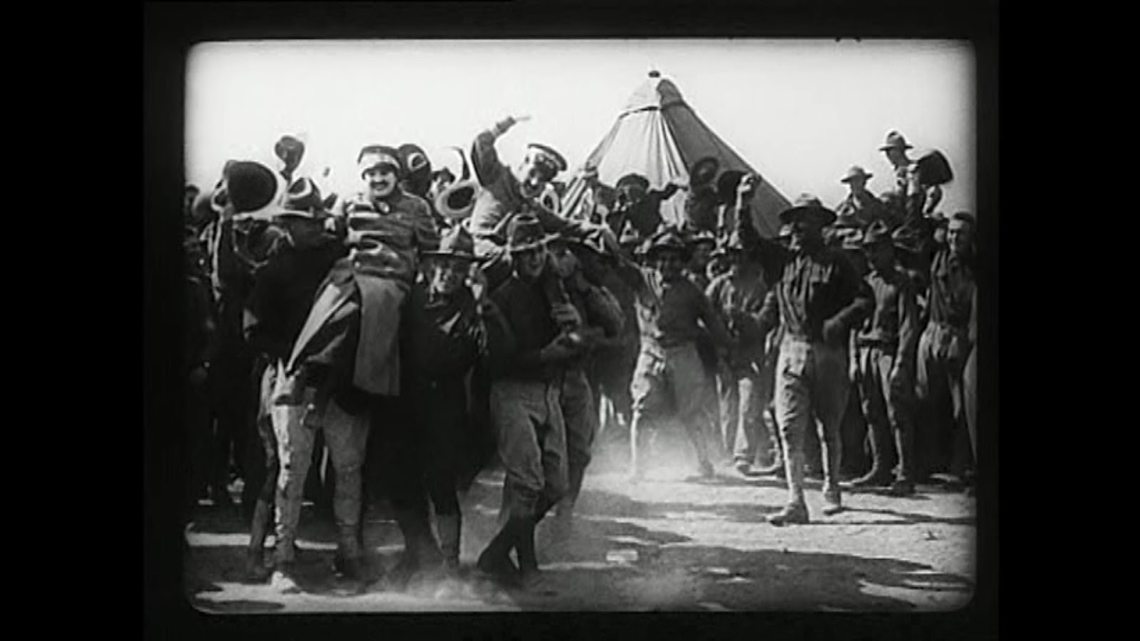 Cinésium Le Blog: Charlot soldat: la contribution de Chaplin à l'effort ...