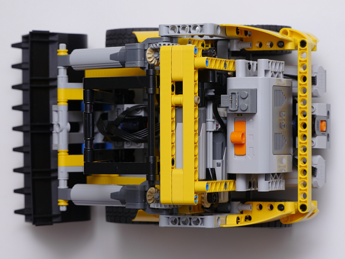 Lego Technique: Lego Technic 4x4 skid steer loader