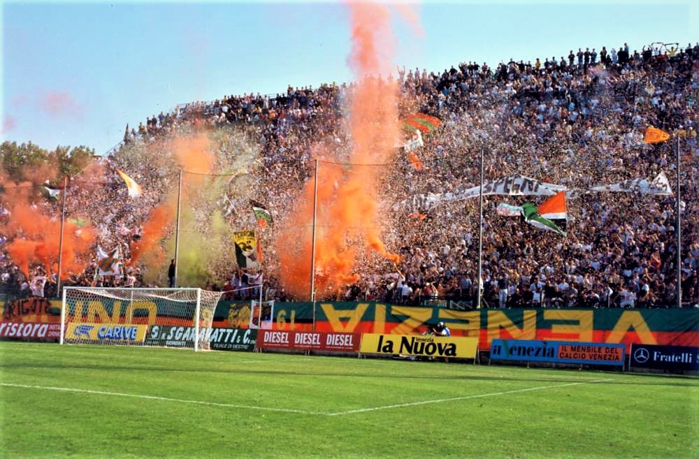 Old School ULTRAS VENEZIA : CURVA SUD VENEZIA MESTRE - Ultras Avanti ...