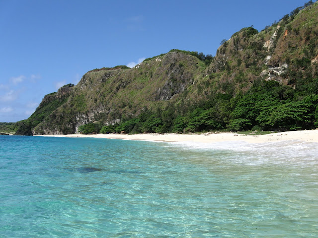 CALAYAN ISLAND: BEACHES OF CALAYAN ISLAND