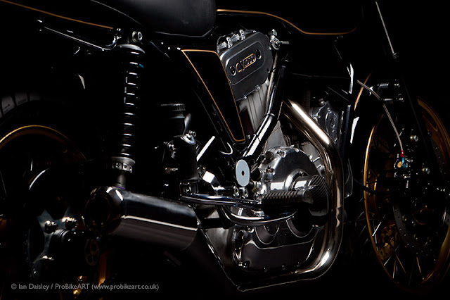 OddBike: Hesketh V1000 - Immortal Aristocratic Motorcycles