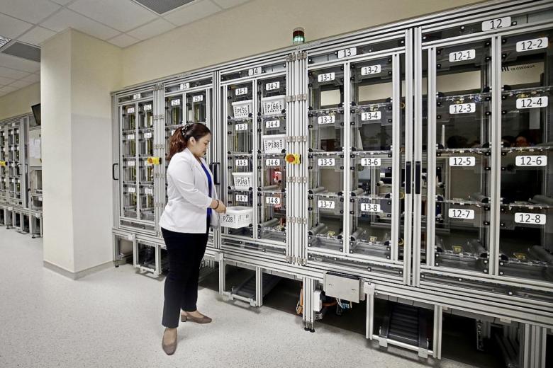 Interesting Green: Robot tech speeds up medicine collection at Punggol ...