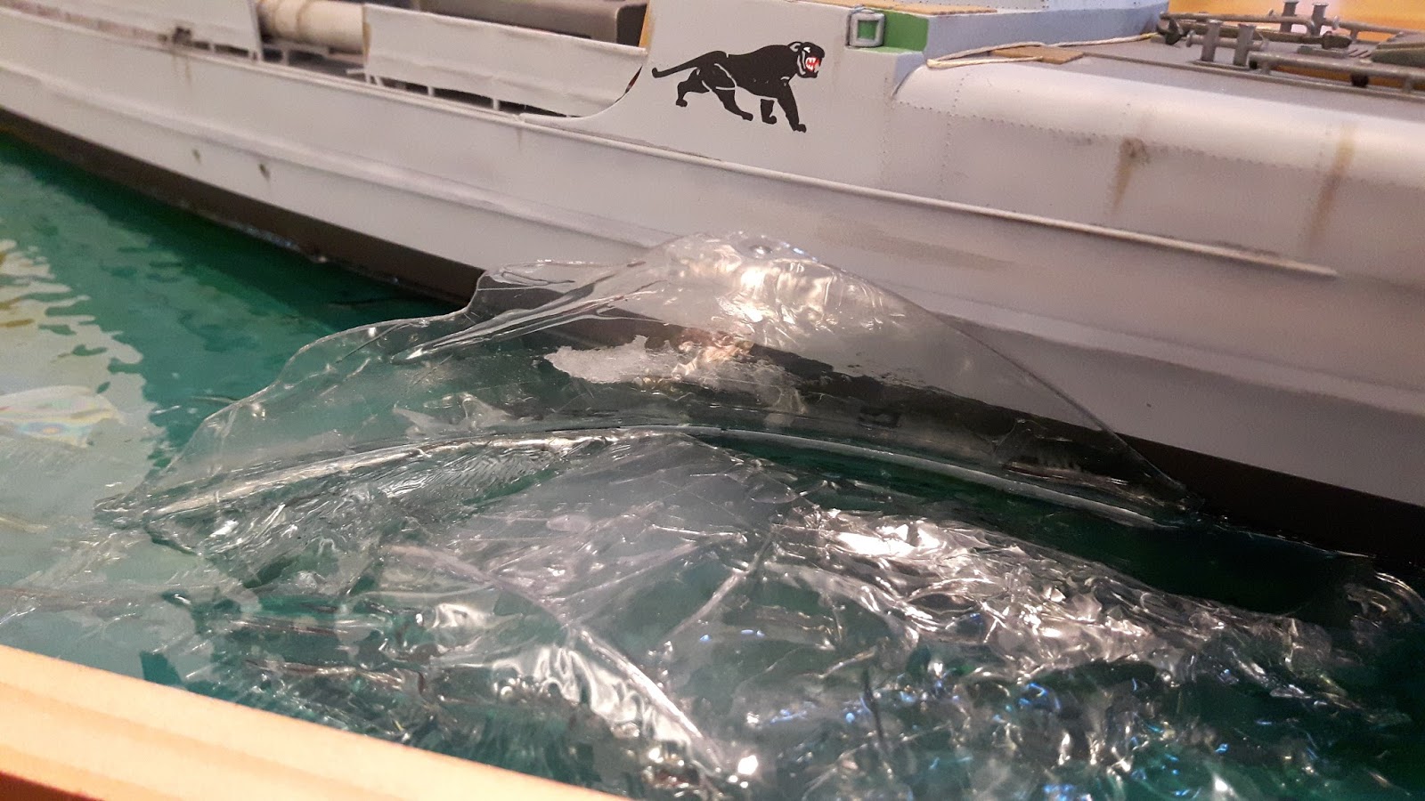 1/72 Scale Kits & Diorama: Revell S-100 Schellboot Water Diorama