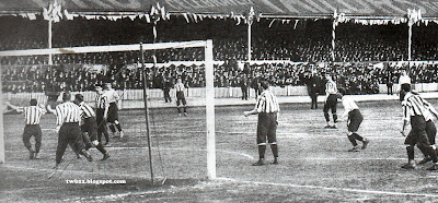 TWB22: Tottenham Hotspur Official History 1882 - 2001