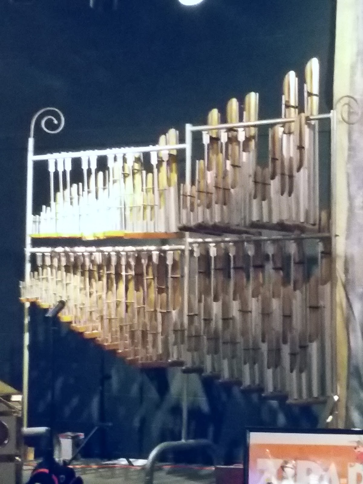 Thinking The Lions: Circus World Pictures: 1: The music, or, thanks to ...