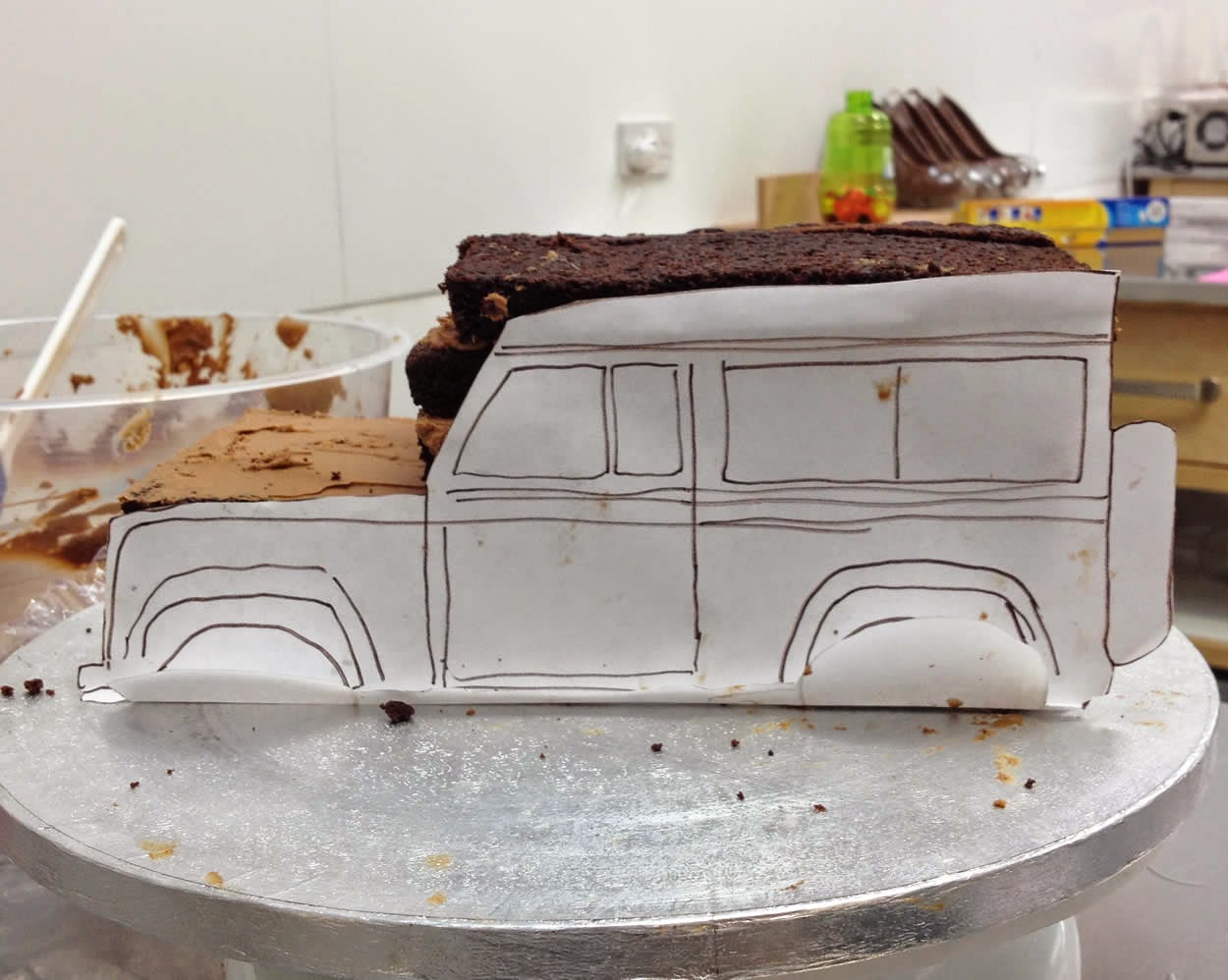SiliconeMoulds.com Blog: Land Rover Defender Novelty Cake - Caking With ...