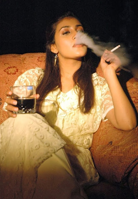 Female Indian actress smoking: Kausha Smoking