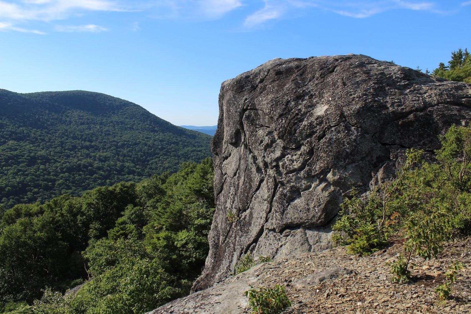 Walking Man 24 7: Exploring Ragged Mountain/ Raven Rocks(Mount Greylock ...
