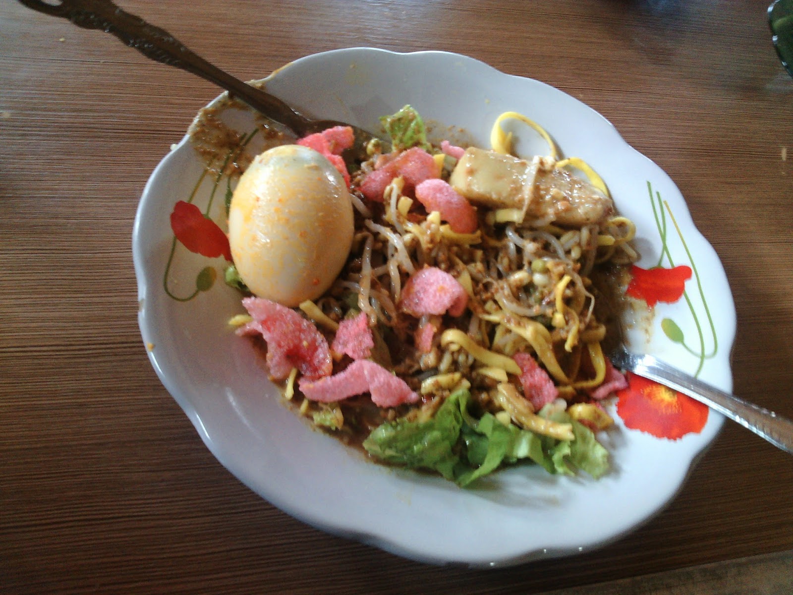 sae: Lontong Pical Simpang Bantolaweh ; Pesona Kuliner di Bukittinggi