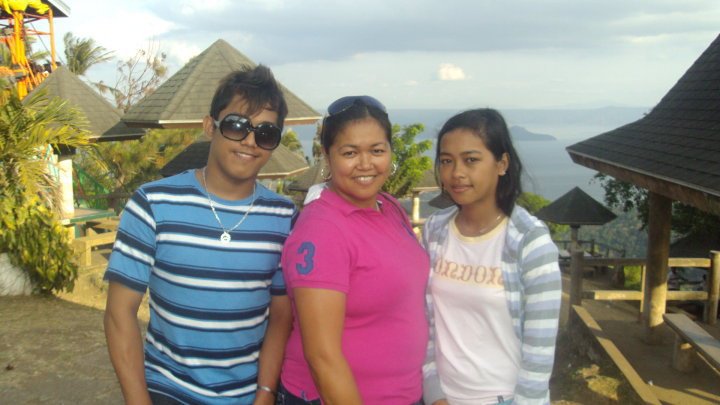 Family Apir: "Ang Talambuhay Ni Sarah Ortega Almeda"