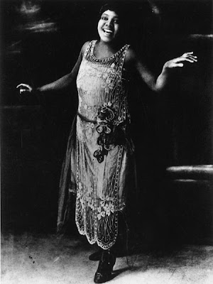 sisters4swing: Bessie Smith, Queen of the Blues