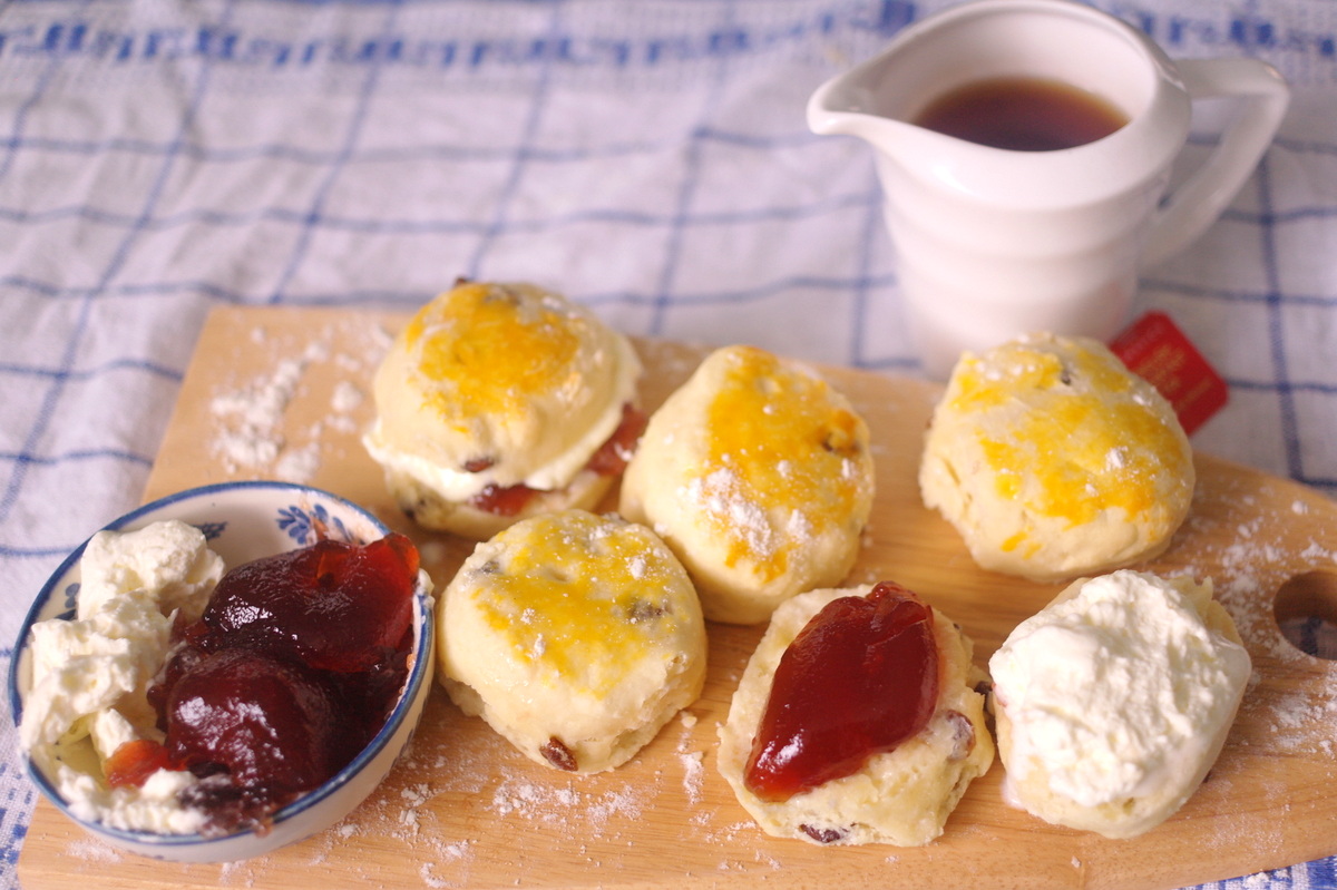 Around le globe: Easy lemonade scones