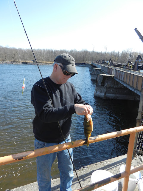 Fishing & Hunting in Oswego County, NY: Early Ice Out on the Oneida River