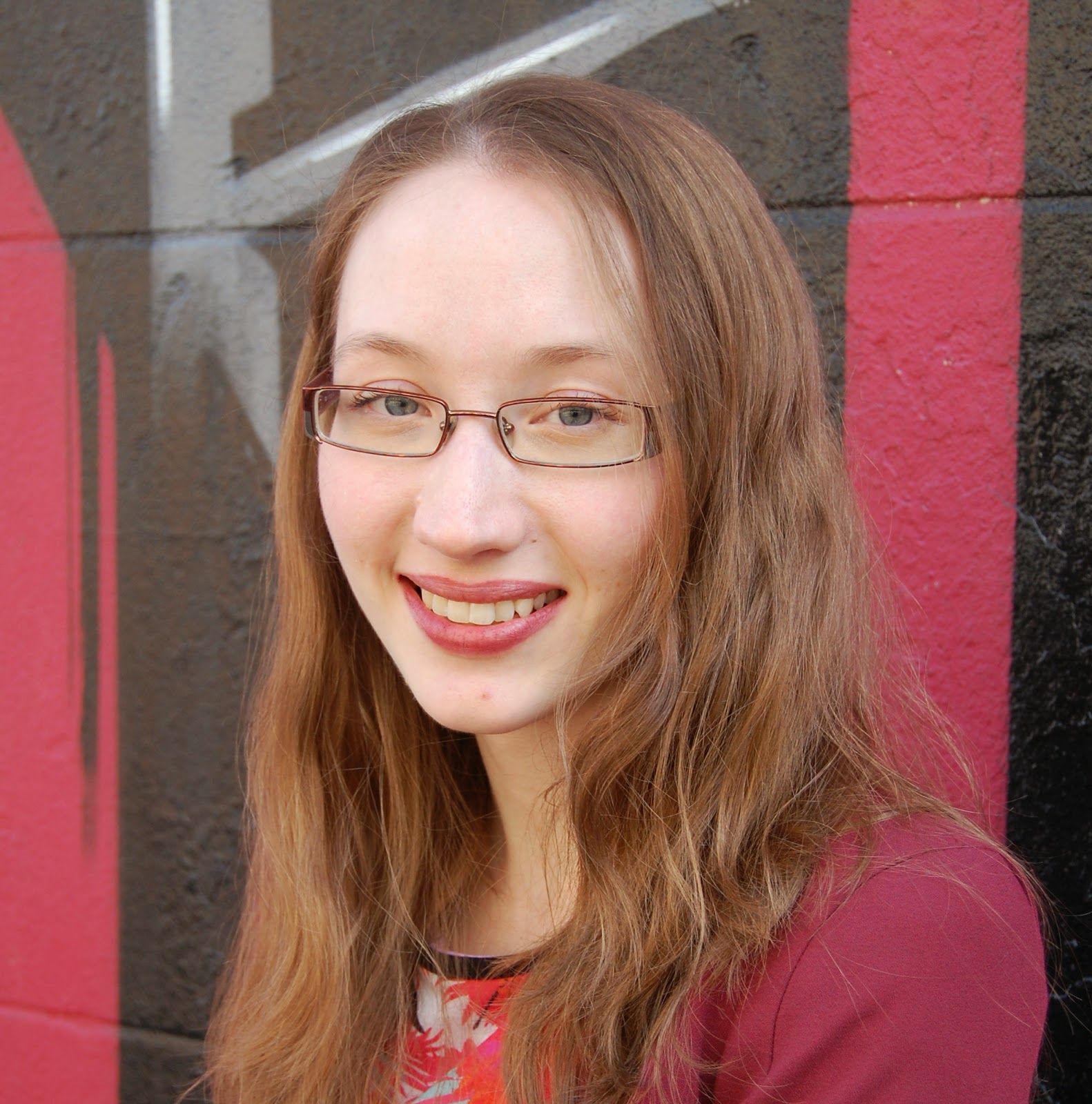 Phil Lowe. Actor and Theatre Writer: Emma Pegg - aspiring set designer ...