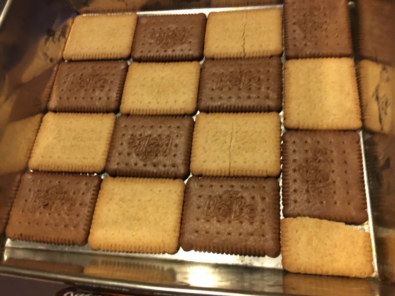 Bebe koláč s malinami a banánom