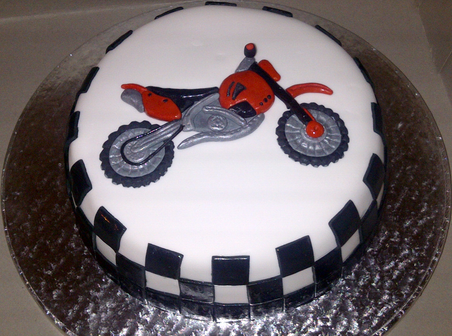 Ali's Cakes: Motor-X
