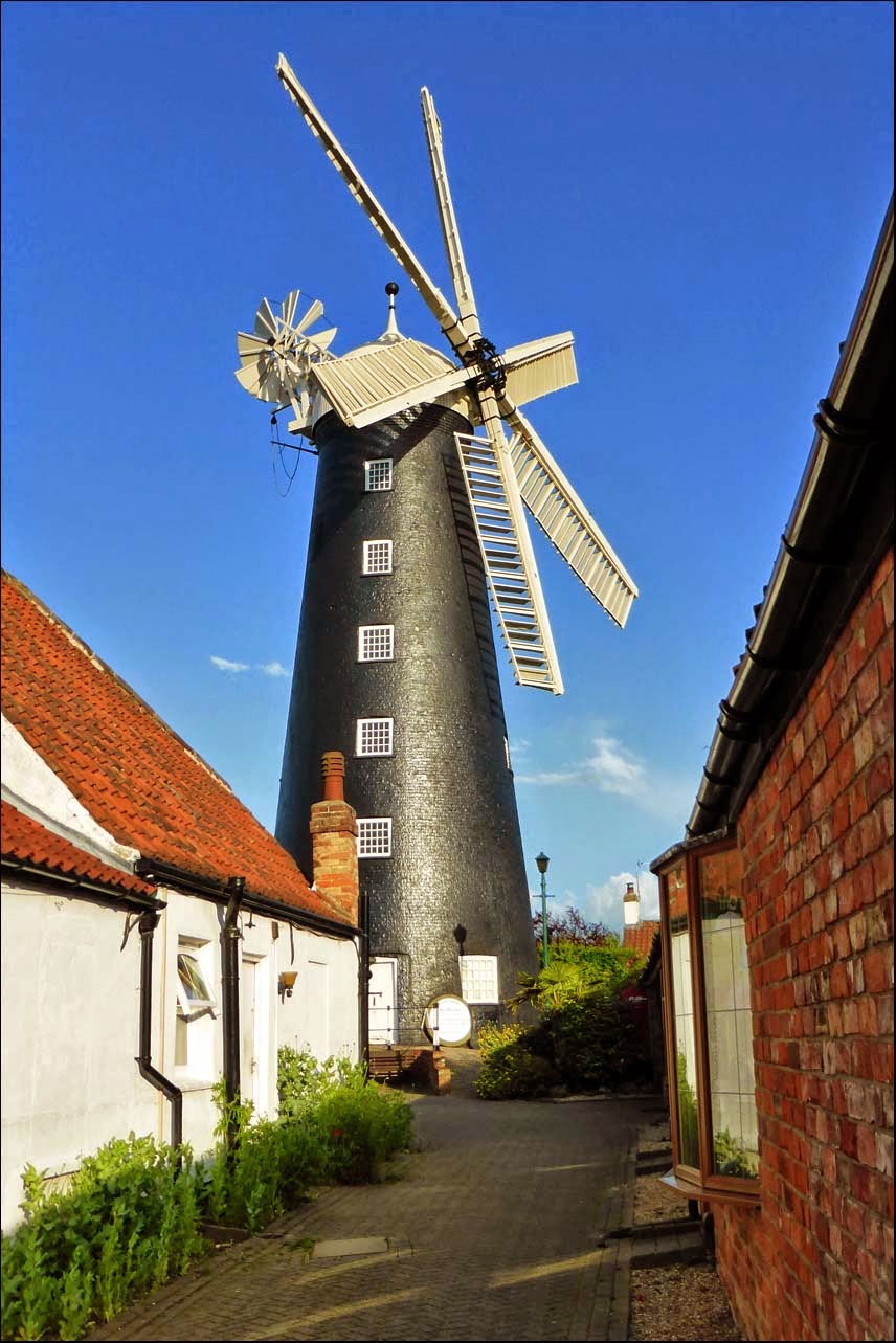 Lincolnshire Cam: Waltham Windmill.