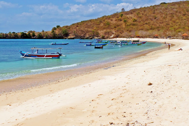 Meheartseoul | ~sweet memories~: [Lombok] - Tangsi Pink Beach