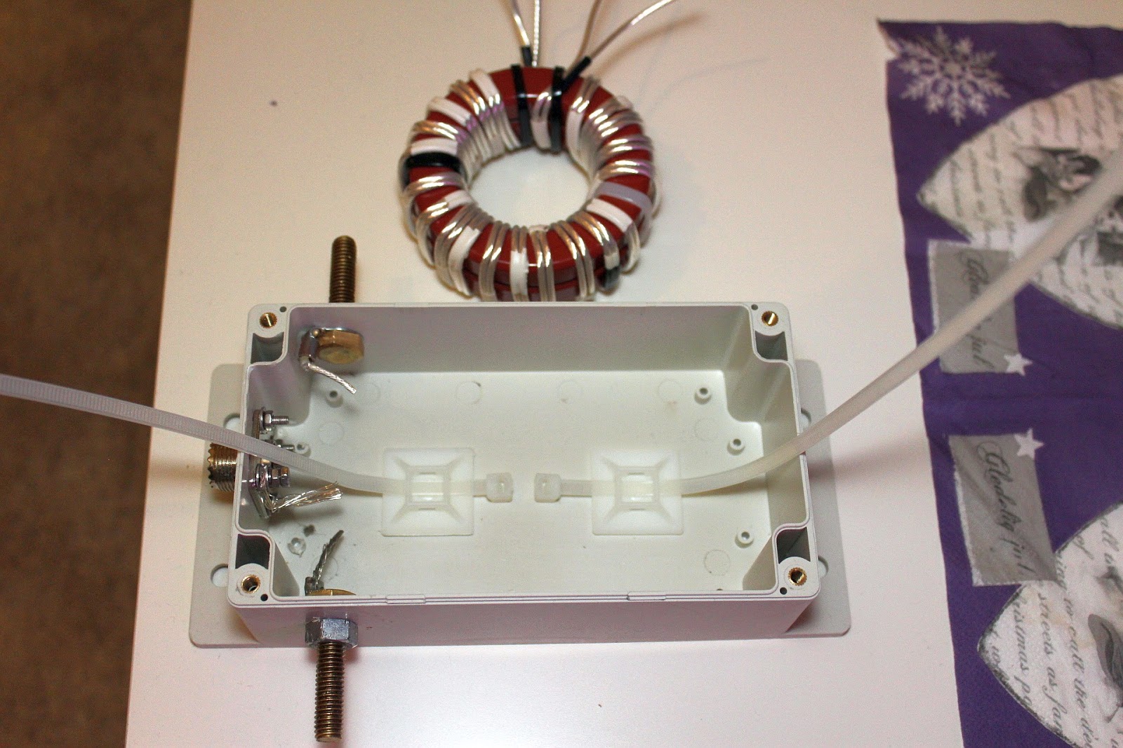 Isolation transformer for inverted-L 160 meter band with folded ...