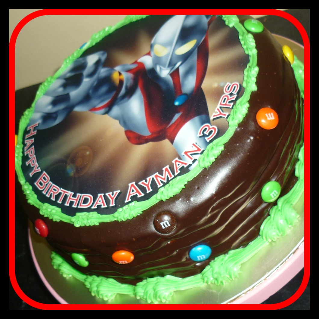 Kakina Sweet Cake Gallerry: Moist Cake ganache edible image ultraman