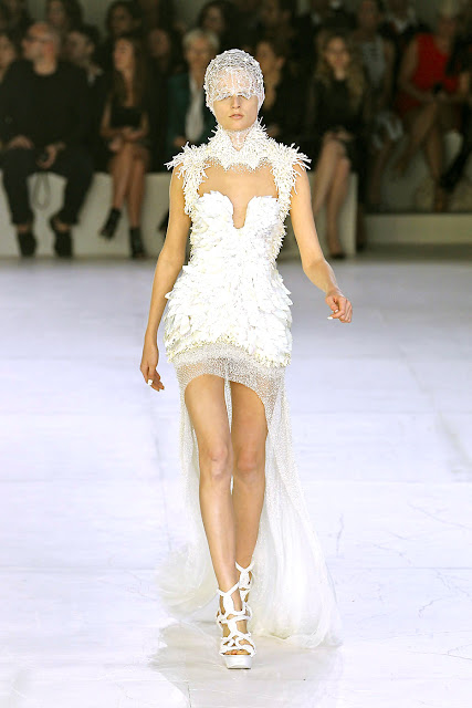 Glamour By Fatima: *AMAZING* Alexander McQueen Spring/Summer 2012