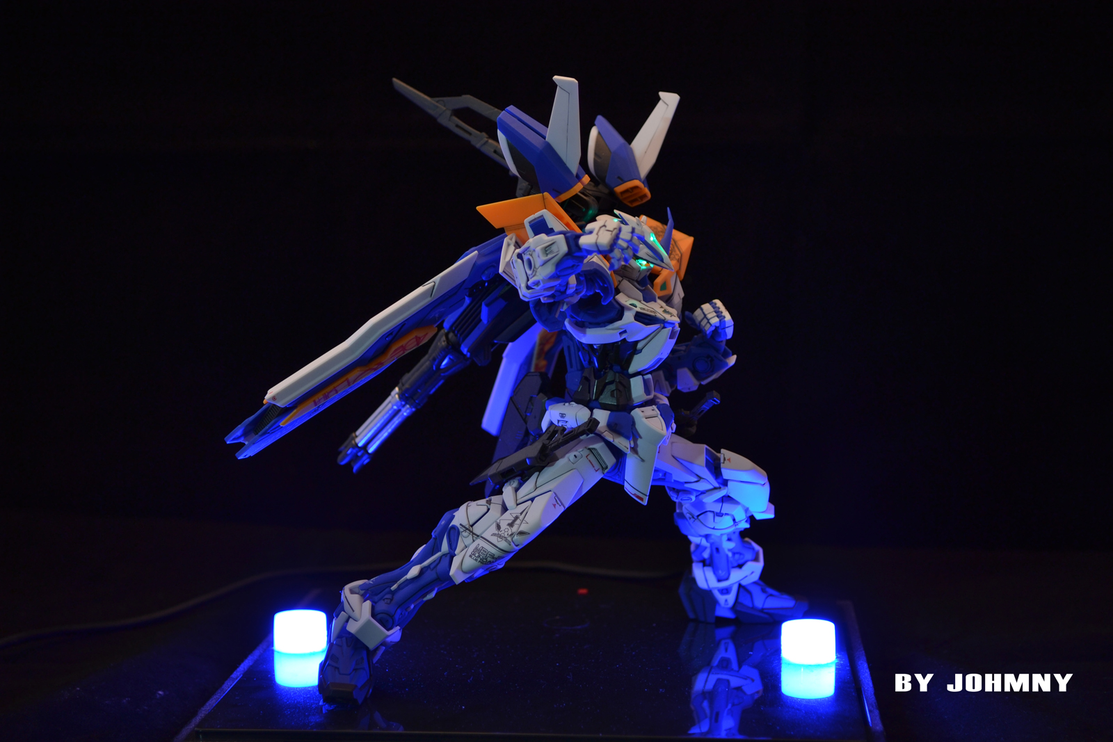 GUNDAM GUY: MG 1/100 Gunpla Builds w/ LED Installed