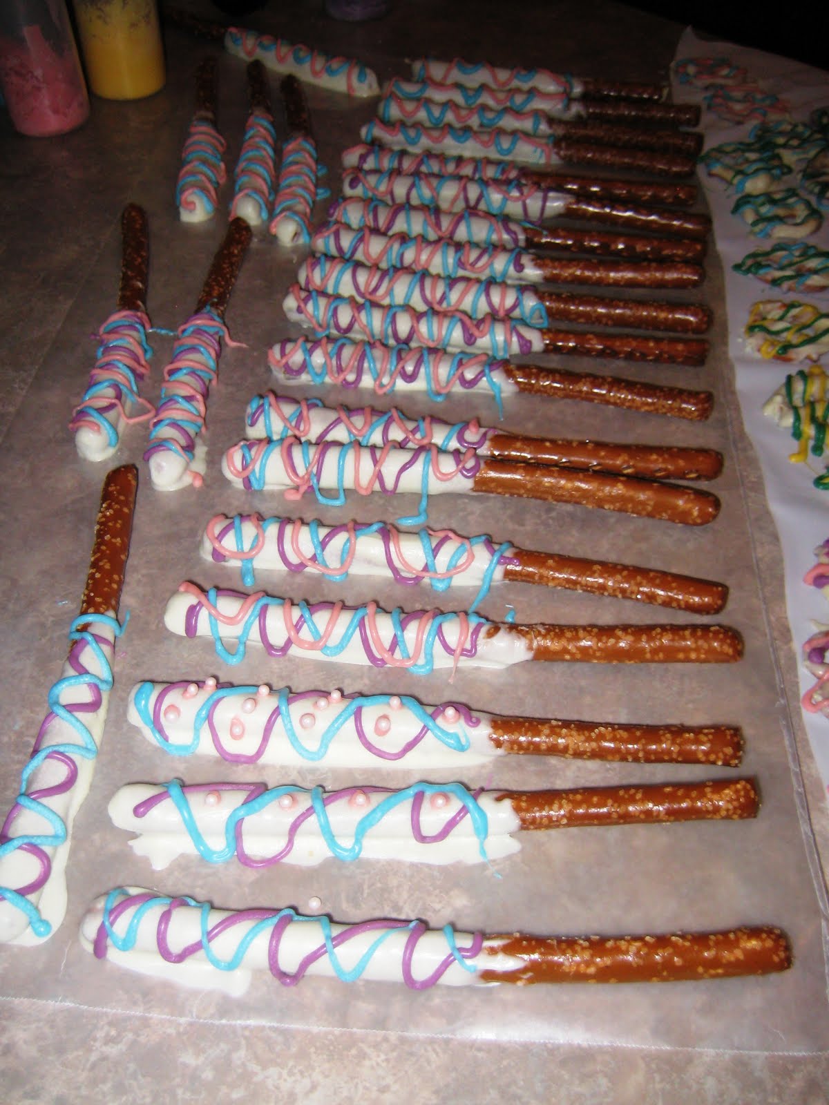 Green Eyed Girl Crafts: Easter Chocolate Covered Pretzels